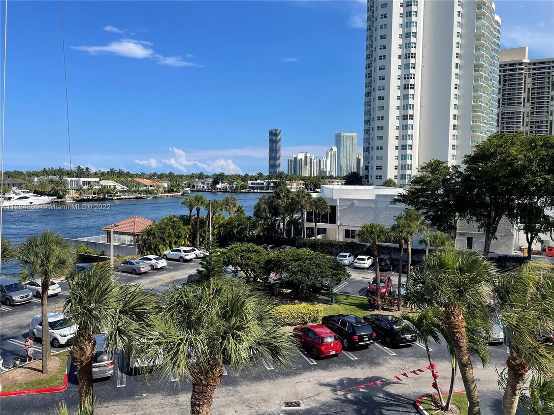 20515 E Country Club Dr Unit 448, Aventura, FL 33180 - Condo for Rent in Aventura, FL ...