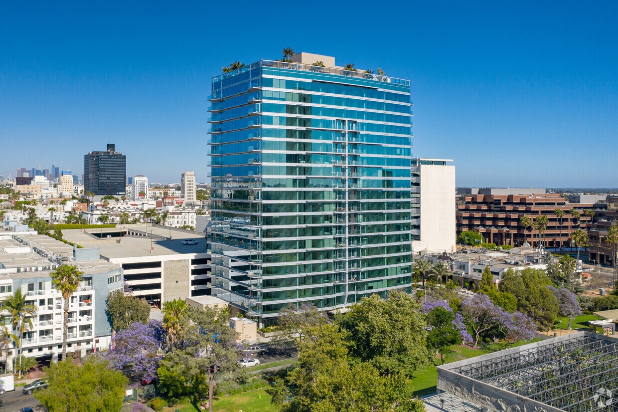 One Museum Square - Apartments in Los Angeles, CA | Westside Rentals