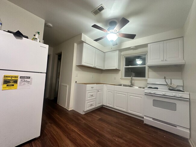 Duplex For Rent in Delta Township MI
