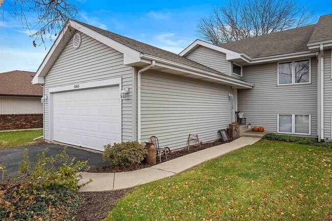 6045 Boxwood Dr, Rockford, IL 61114 - House Rental in Rockford, IL ...