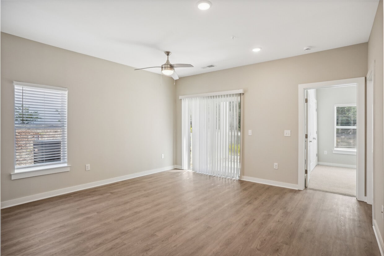 Oak Tree Apartments and Townhomes Townhomes for Rent - Charlotte, NC ...