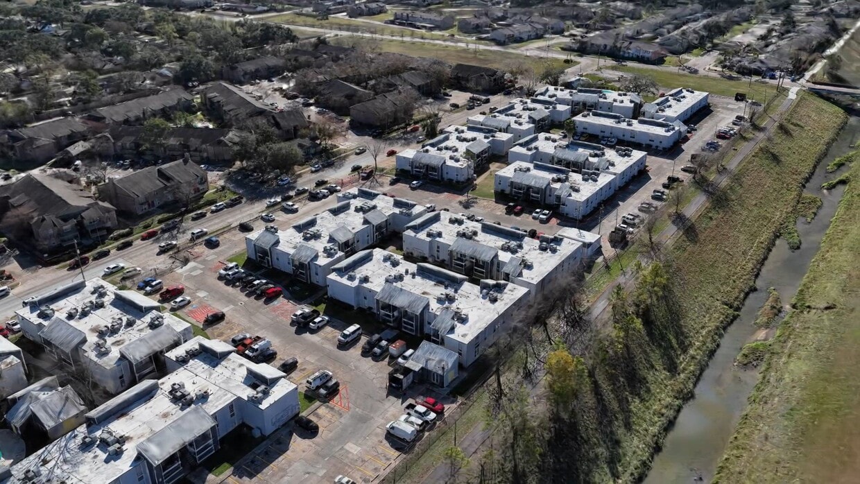 Brays Villa - 10402 Sandpiper Dr Houston, TX 77096 | Apartments.com