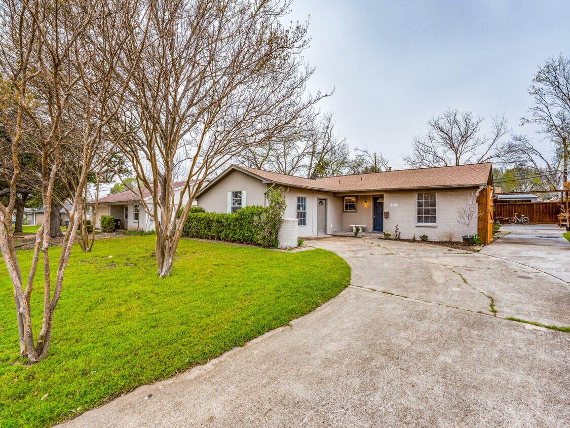 8709 Gladwood Ln, Dallas, TX 75243 - House Rental in Dallas, TX ...