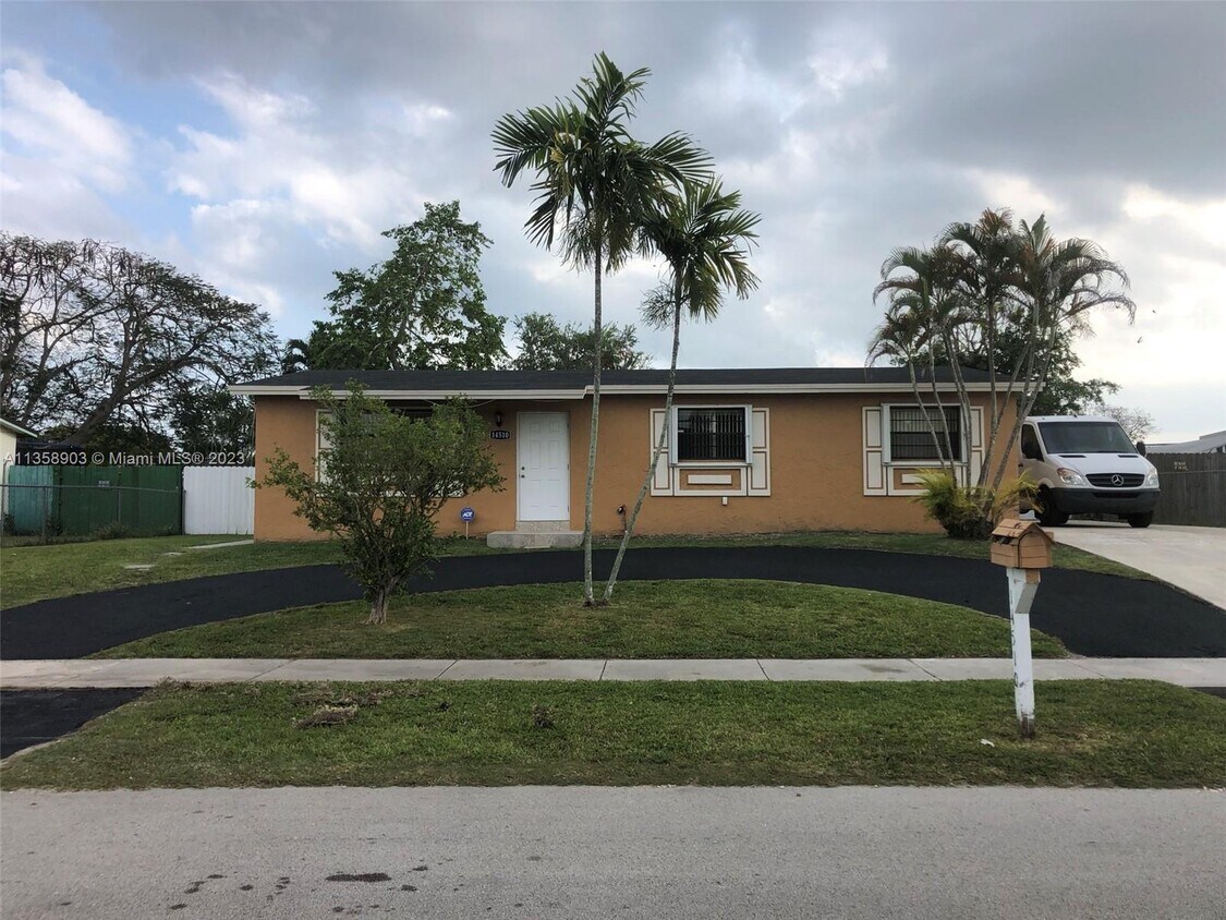 14510 SW 297th St, Homestead, FL 33033 - House Rental in Homestead, FL ...