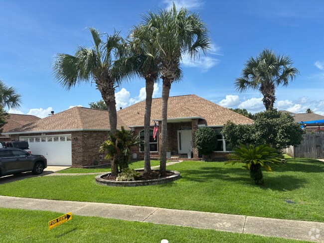 Gulf Manor Houses under $800 - Destin, FL