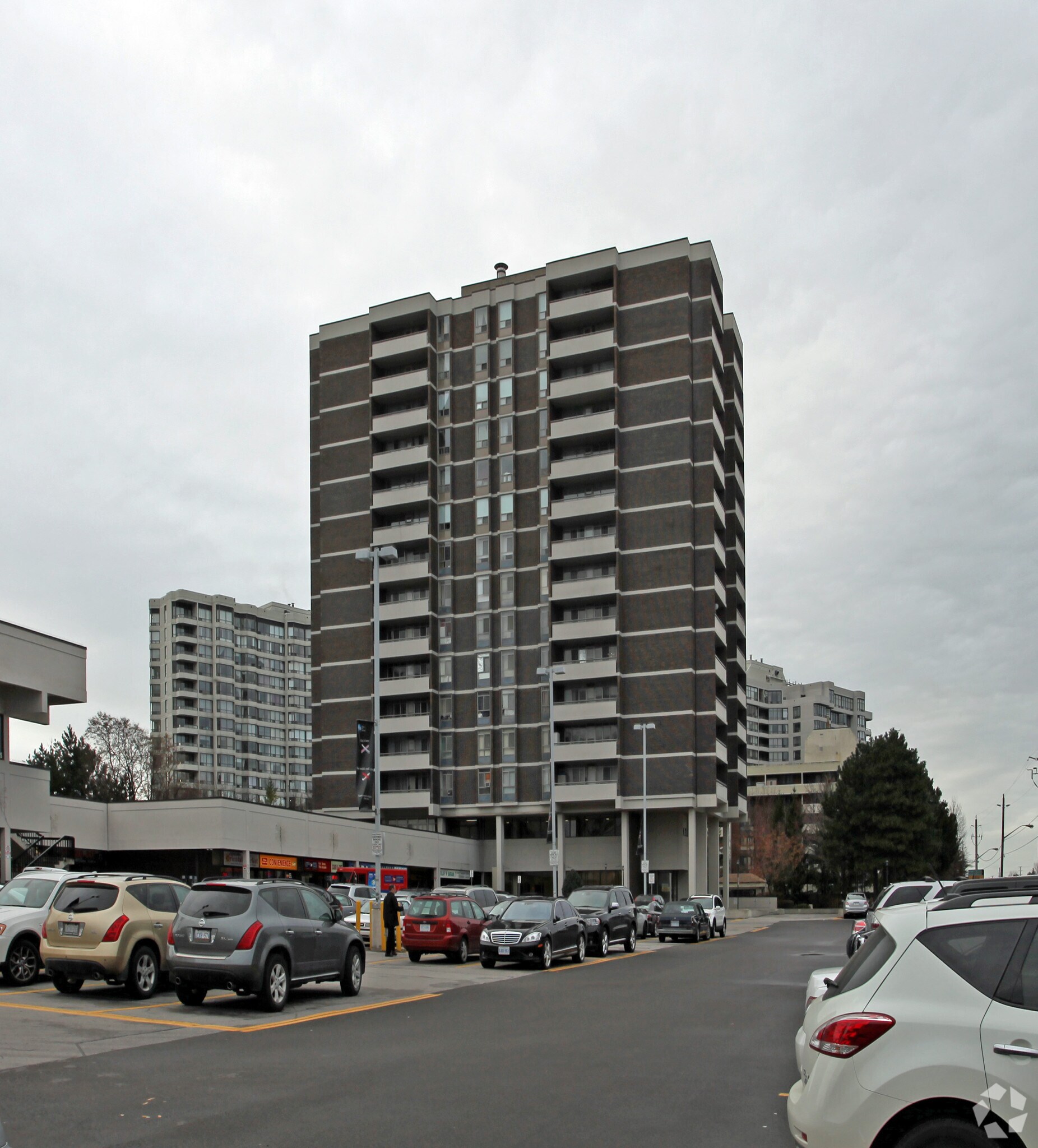 Concourse Apartments Apartments - 1085 Steeles Ave W Toronto, ON ...