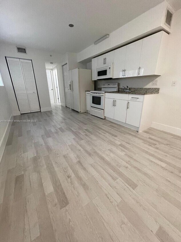 1029 NW 3rd St Unit 6, Miami, FL 33128 - Room for Rent in Miami, FL | Apartments.com