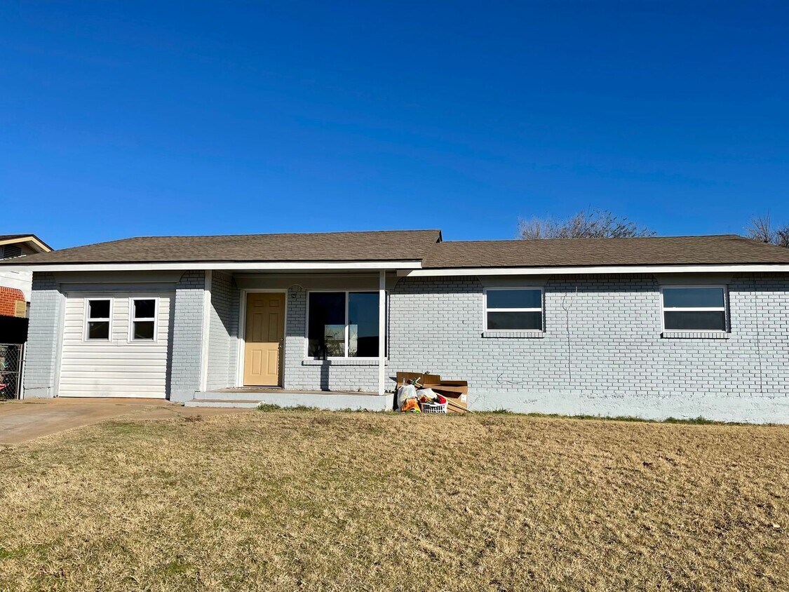 2512 Yorkshire Ave, Moore, OK 73160 - House Rental in Moore, OK ...