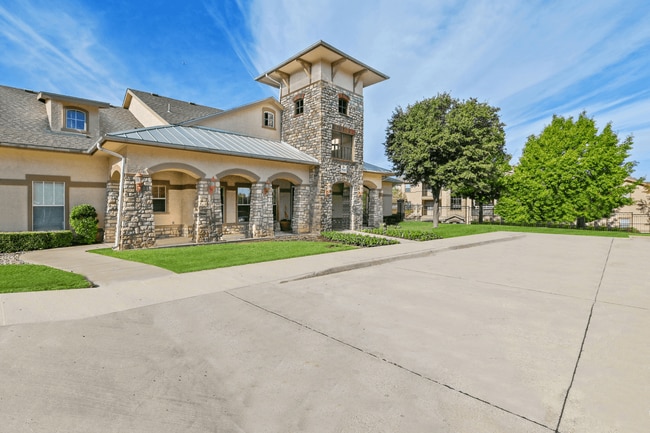 Landings at Bluff Ridge Apartments - Apartments in Dallas, TX ...