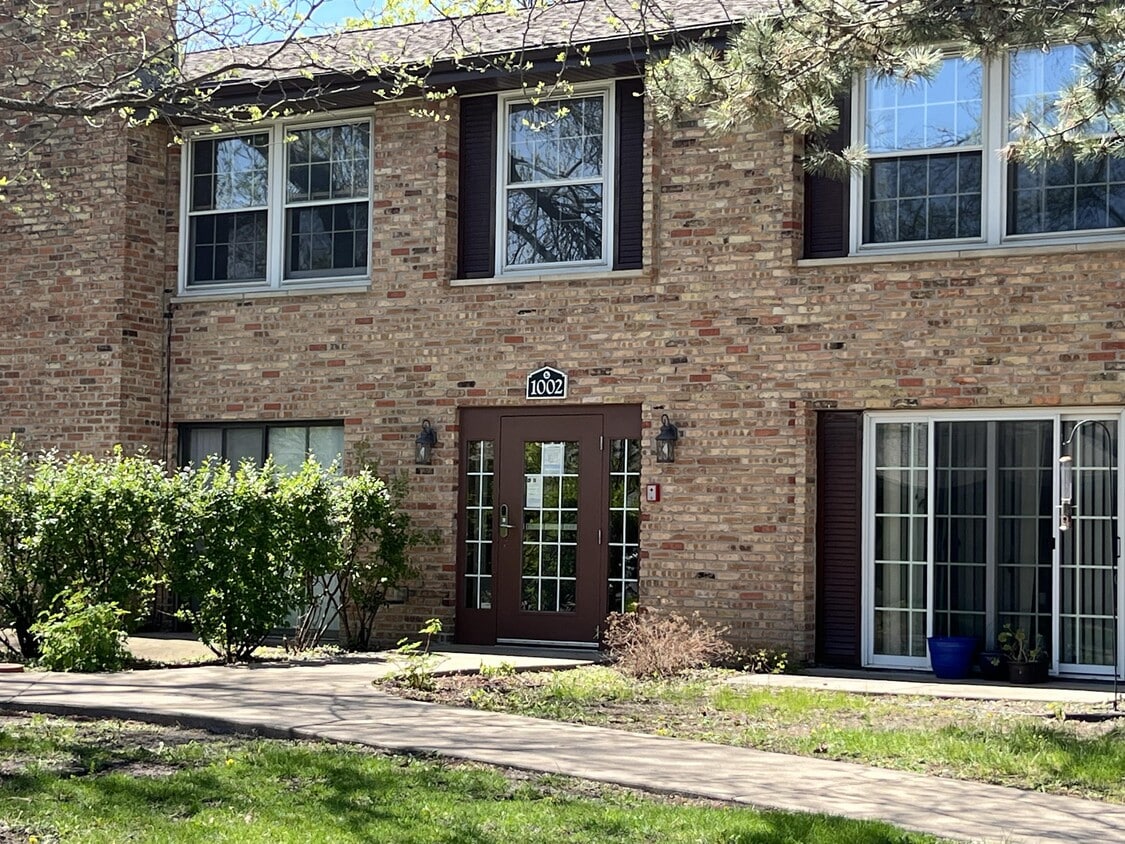1002 Westbrooke Way, Hopkins, MN 55343 - Townhome Rentals in Hopkins MN ...