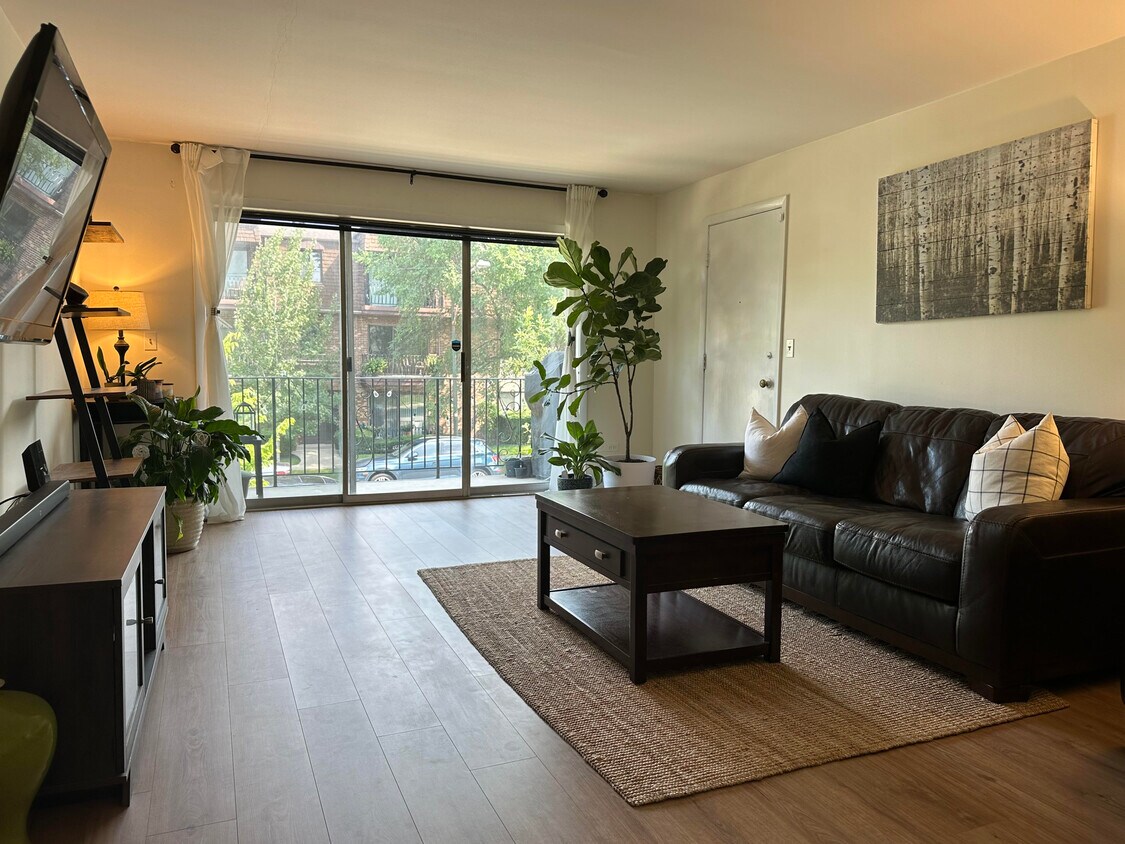 6587 N Northwest Hwy Unit 102, Chicago, IL 60631 - Condo for Rent in ...