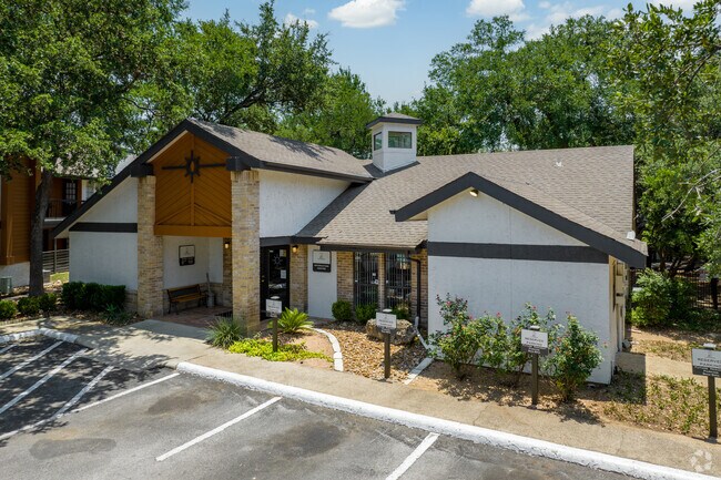 Landera - Apartments in San Antonio, TX | Apartments.com