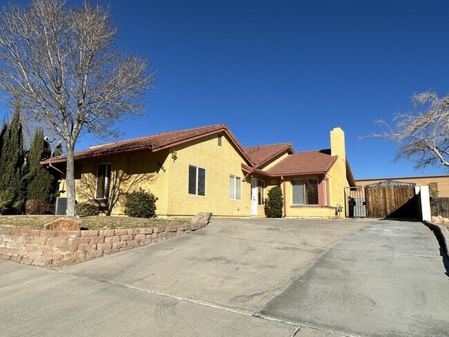 8912 Borla Dr, Las Vegas, NV 89117 - Townhome Rentals in Las Vegas NV ...