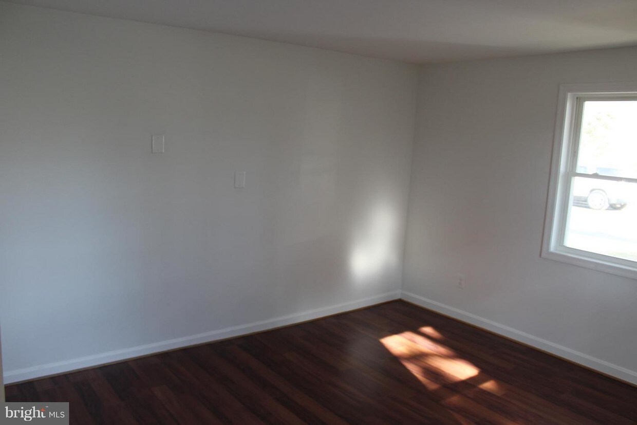 104 W Main St Unit 3, Remington, VA 22734 - Room for Rent in Remington ...