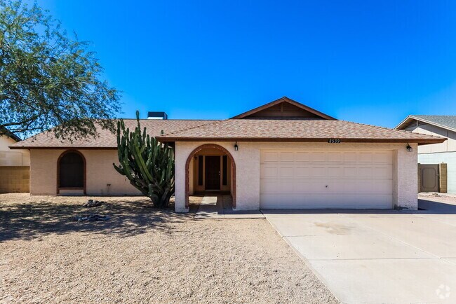 Butler Place Apartments for Rent with a Walk-In Closet - Peoria, AZ ...