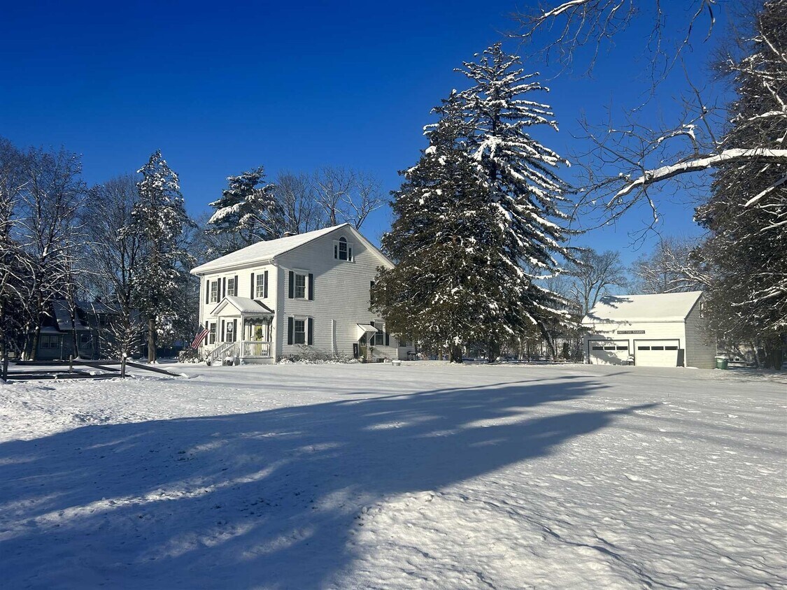 923 Main St, Fishkill, NY 12524 - House Rental in Fishkill, NY | Apartments.com