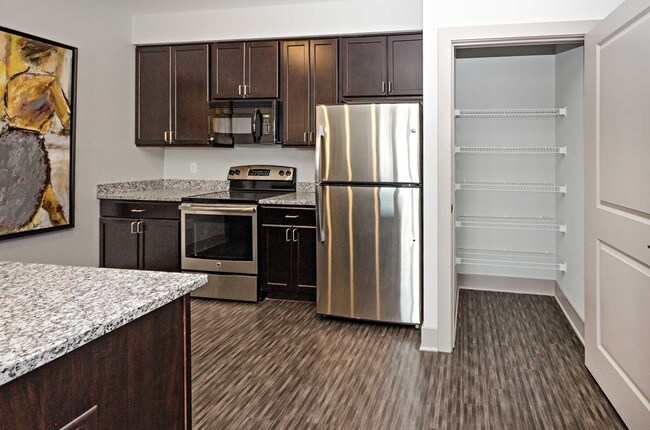 Heritage at Oakley Square Apartments - Cincinnati, OH | Apartments.com