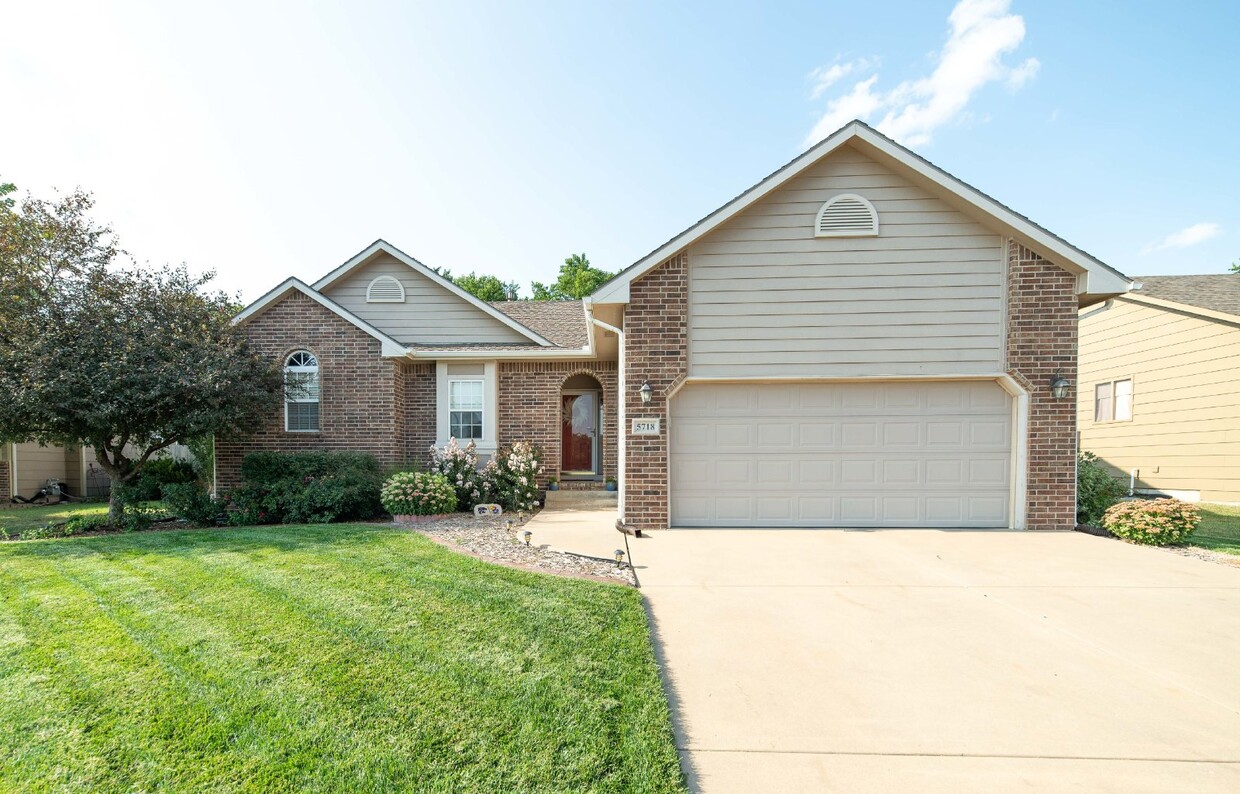 5718 E 49th St N, Bel Aire, KS 67220 - Room for Rent in Bel Aire, KS ...