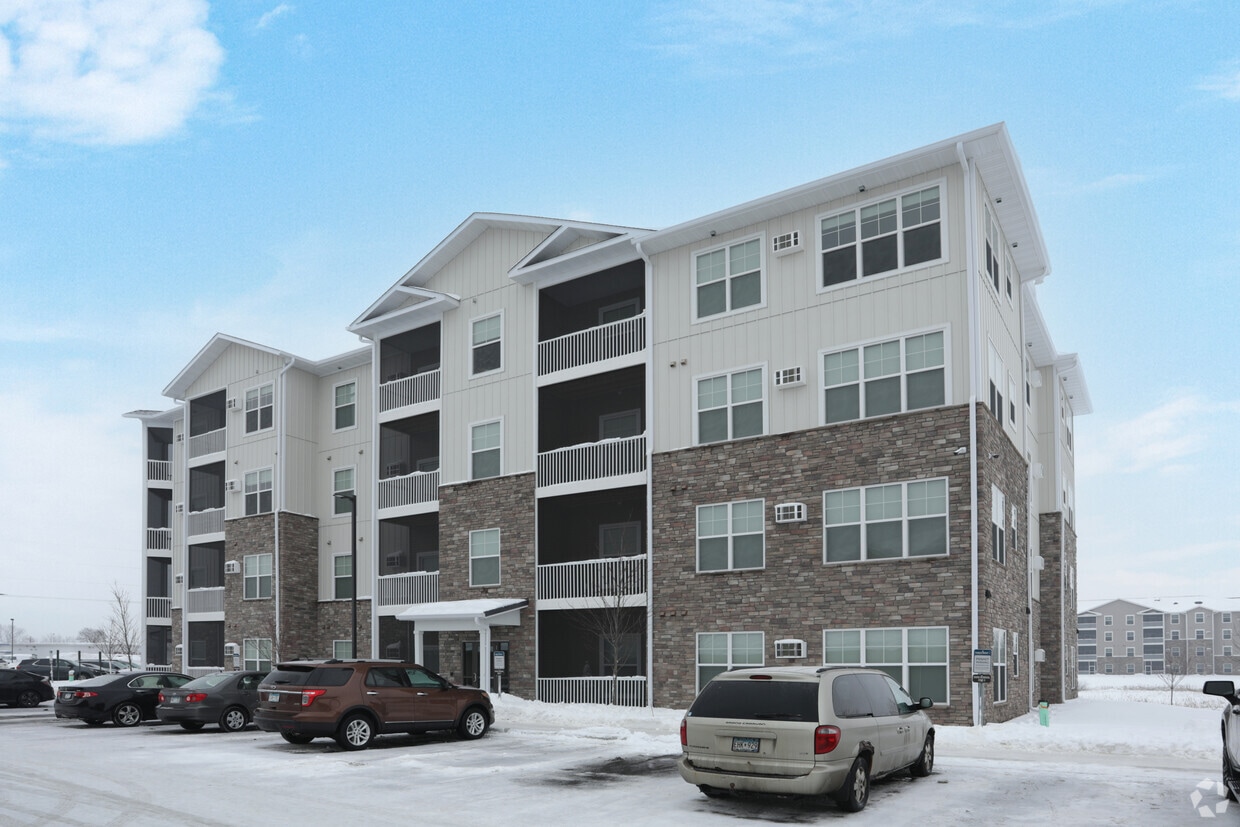 Timber Ridge North & South Buildings - Apartments in Forest Lake, MN ...