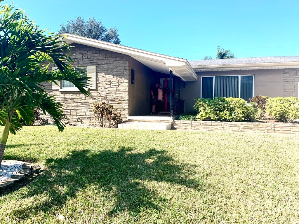 148 E Overbrook Dr, Largo, FL 33770 - House Rental in Largo, FL ...
