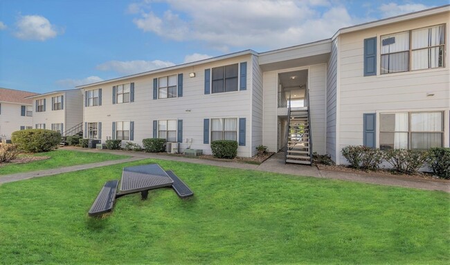 University Square - Apartments in College Station, TX | Apartments.com