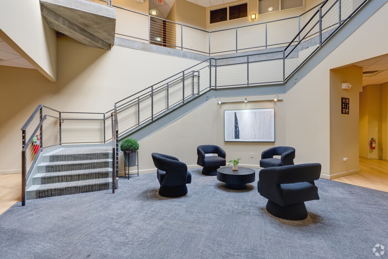 Riverview Industrie Lofts Utilities Included - 168-170 N Water St ...