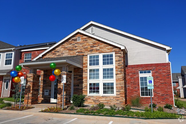 Pointe at North Penn Apartments - Edmond, OK | Apartments.com