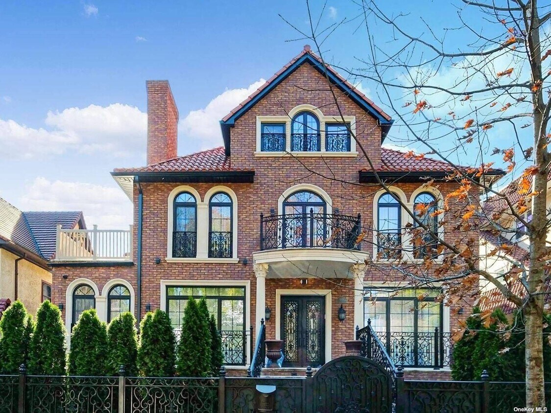 69-36 Dartmouth St, Queens, NY 11375 - House Rental in Queens, NY ...