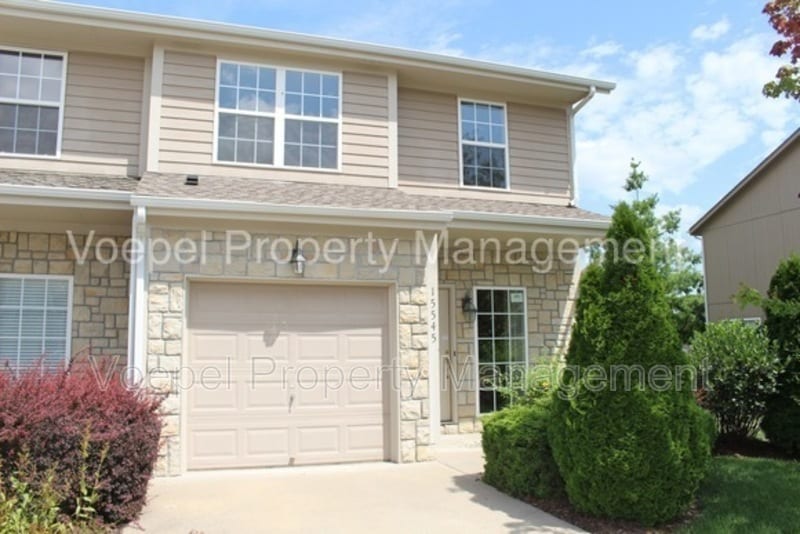 15545 Floyd St, Overland Park, KS 66223 - House Rental in Overland Park ...