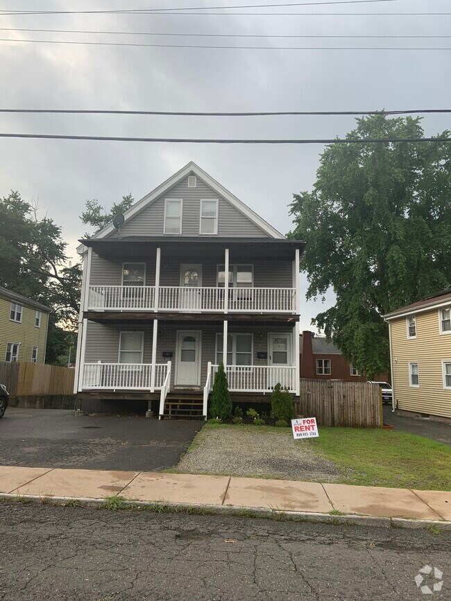 Center Student Apartments for Rent - Manchester, CT - 1 Rentals ...