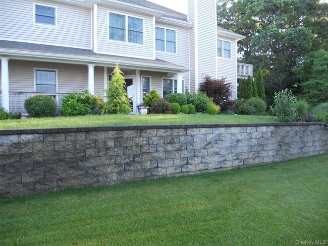 Apartments for Rent with a Swimming Pool Near Tuthill Estates ...