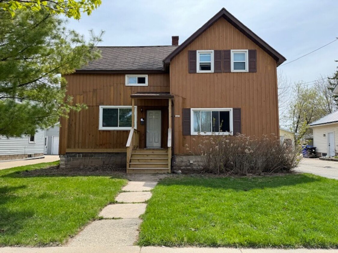 1427 W College Ave Unit #1, Appleton, WI 54914 - Room for Rent in ...