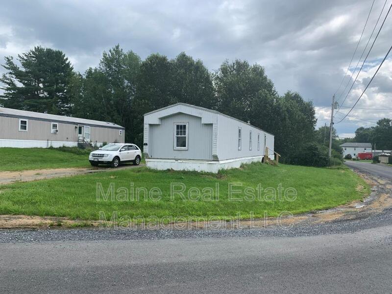 1 Gold St, Clinton, ME 04927 - House Rental in Clinton, ME | Apartments.com