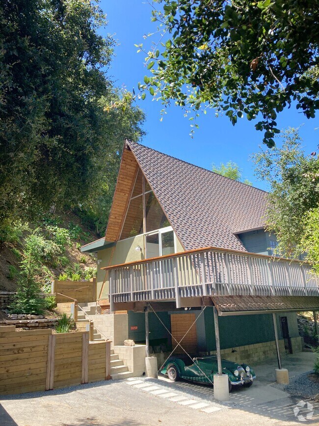 Beverly Glen Loft Apartments for Rent - Beverly Hills, CA - 1 Rentals ...