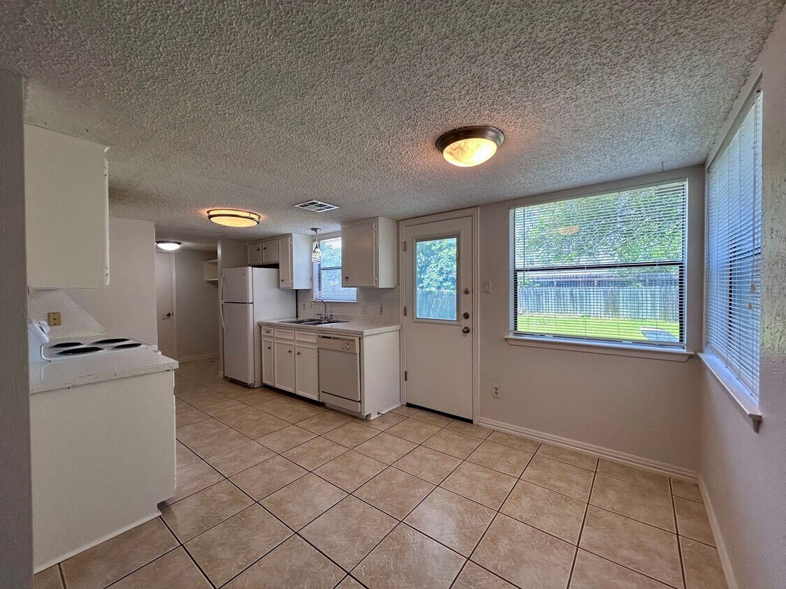 8800 Clearbrook Trail Unit A, Austin, TX 78729 - Room for Rent in ...