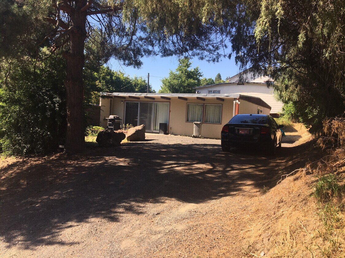 1200 NE Harvey Rd, Pullman, WA 99163 - Townhome Rentals in Pullman WA ...