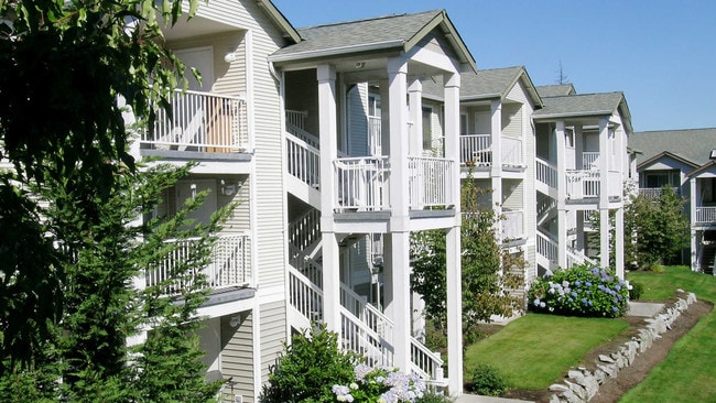 Apartments for Rent with a Balcony in Navy Yard City WA - Page 13