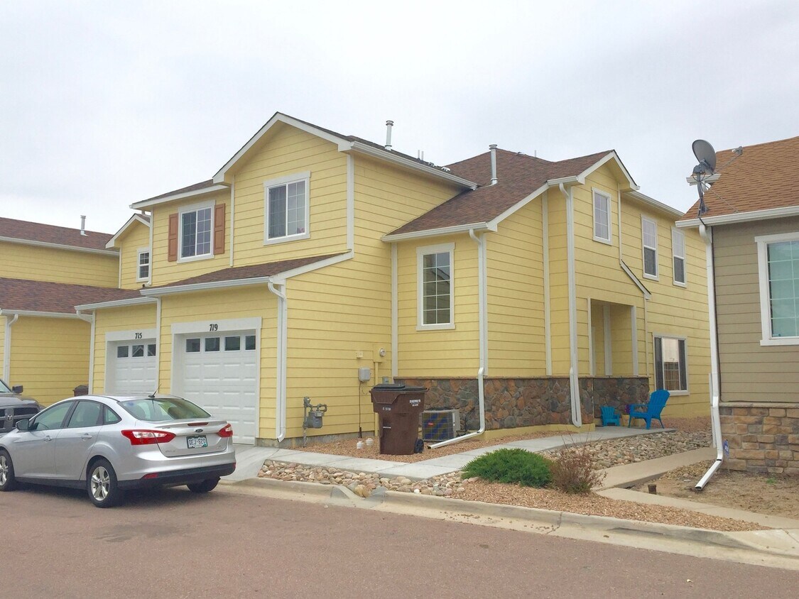 719 Hailey Glenn View, Colorado Springs, CO 80916 - Townhome Rentals in ...