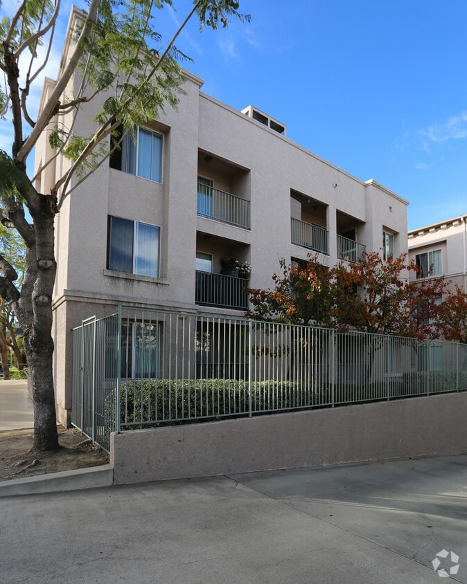 Valley Village - 12111 Chandler Blvd Valley Village, CA 91607 ...