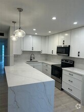Kings Point Burgundy Apartments under $400 - Delray Beach, FL - 25 ...