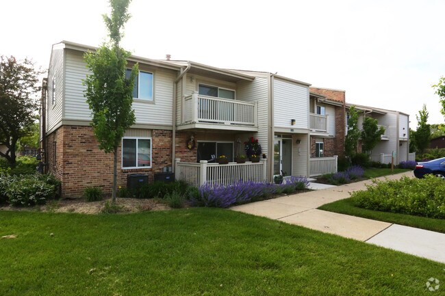 The Maples Apartments - Woodridge, IL | Apartments.com