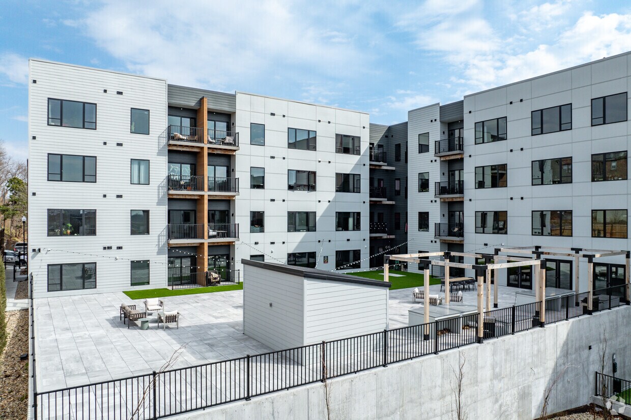 The Cosgrove - 3814 Leavenworth St Omaha, NE 68105 | Apartments.com