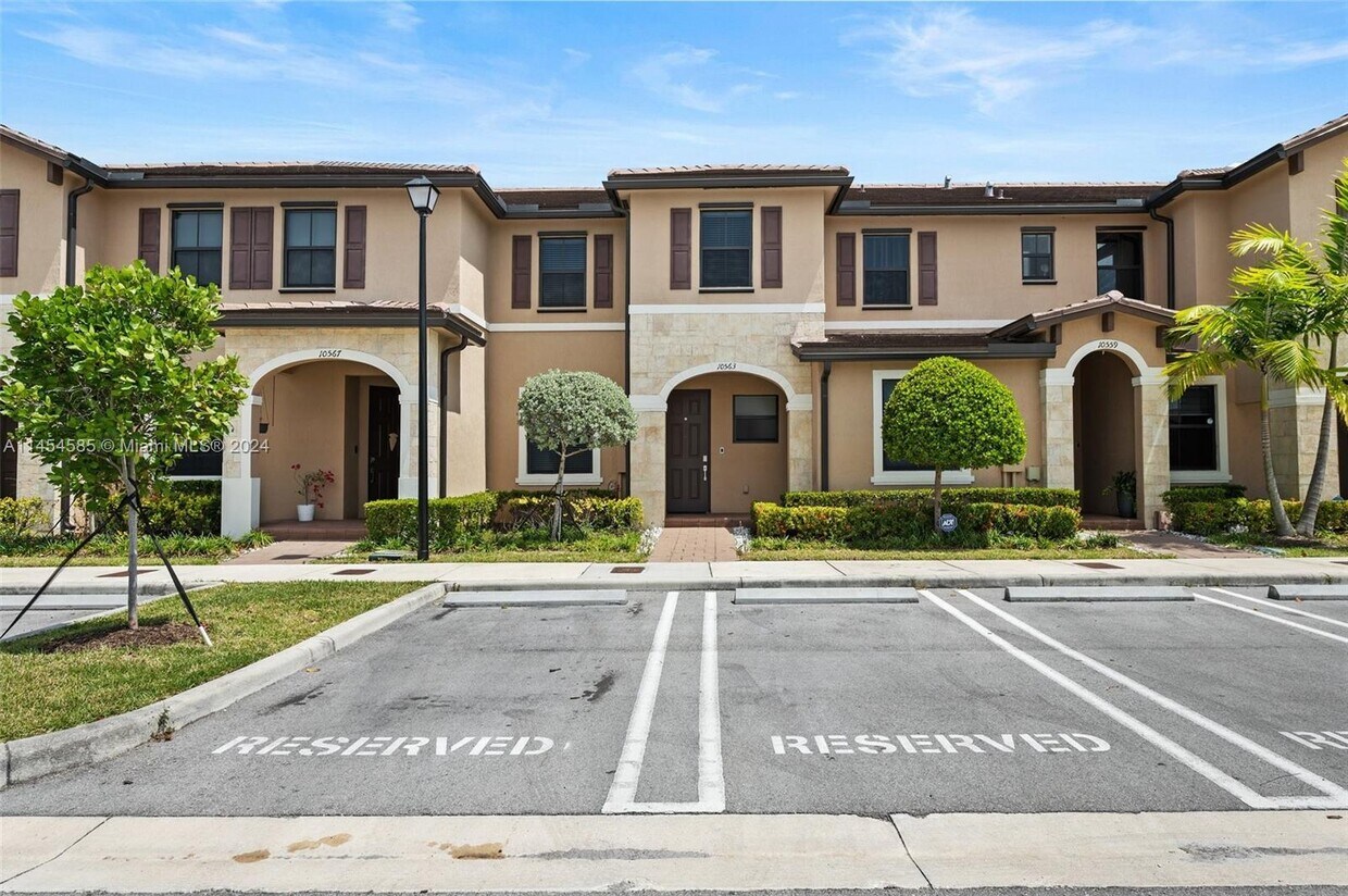 10563 West 33rd Ct, Hialeah, FL 33018 - House Rental in Hialeah, FL ...