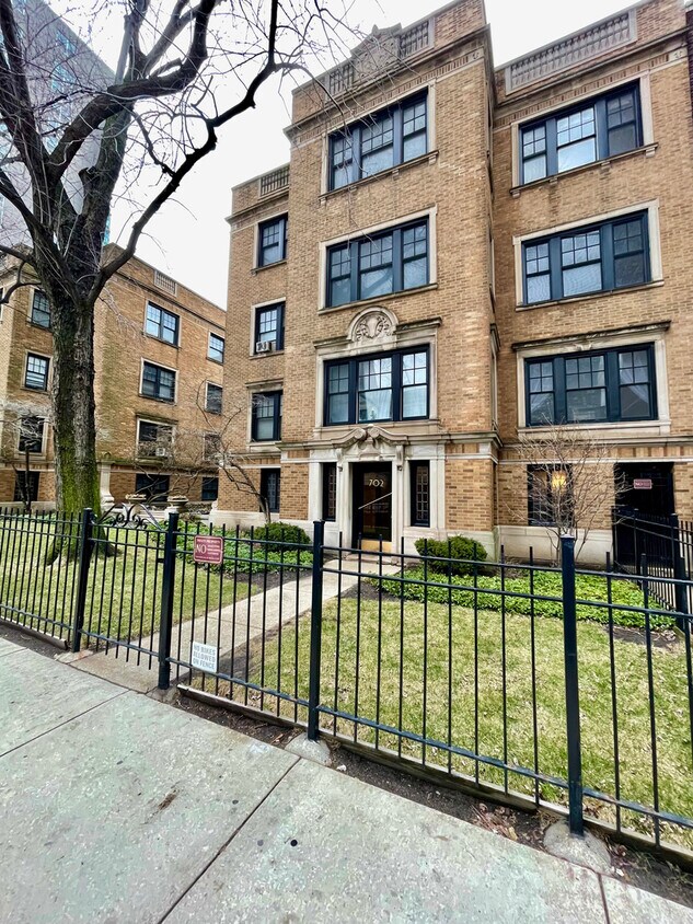 702 W Gordon Terrace Unit 3A, Chicago, IL 60613 - Condo for Rent in ...
