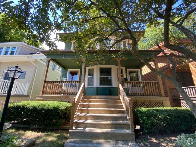 Jefferson Apartments for Rent with a Swimming Pool - Detroit, MI - 2 ...