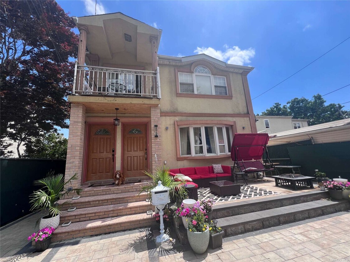 141-08 Lakewood Ave, Queens, NY 11435 - House Rental in Queens, NY ...