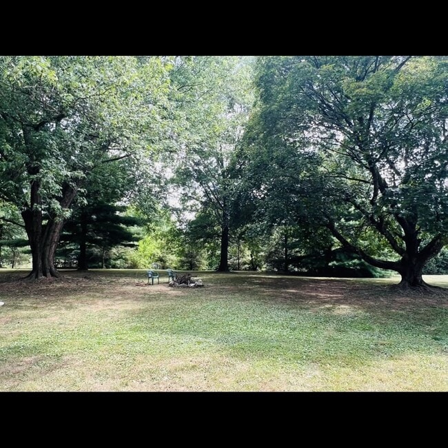 5104 Fairfield Rd Unit 8, Fairfield, PA 17320 - Room for Rent in ...