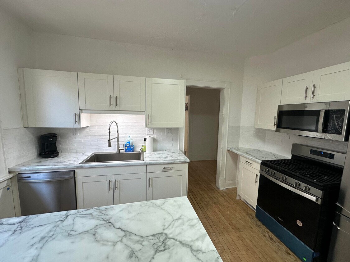 932 S 4th St, Milwaukee, WI 53204 - House Rental in Milwaukee, WI ...
