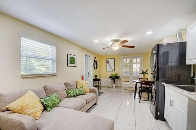 168 SE 31st Ave Unit 2, Boynton Beach, FL 33435 - Room for Rent in ...