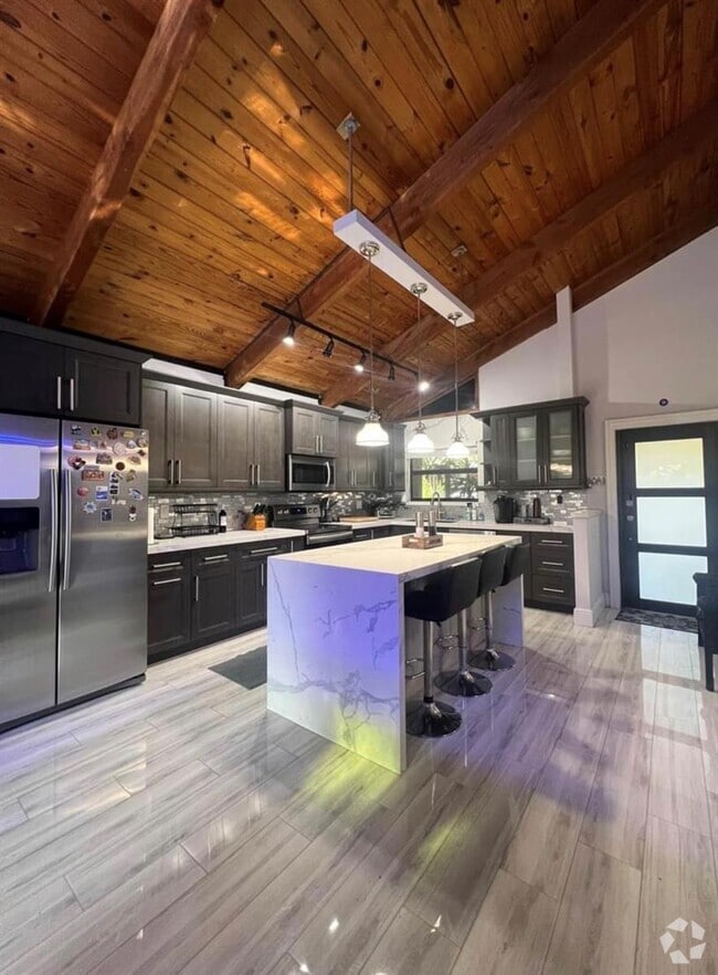 Lofts of Palm Aire Village Student Apartments for Rent - Fort ...